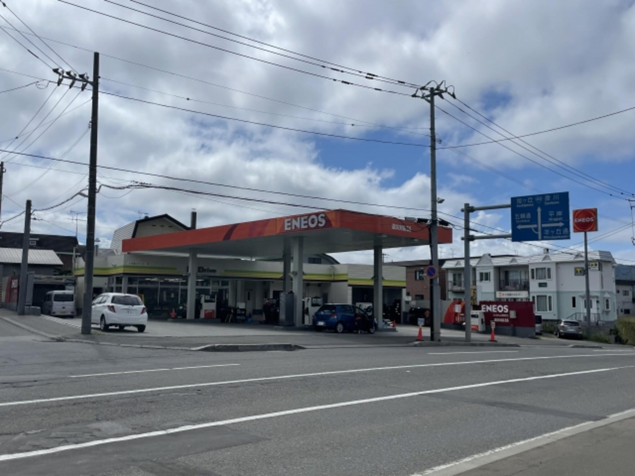 写真 : ENEOS 西岡SS 北海道エネルギー - 札幌市豊平区西岡一条/ガソリンスタンド | Yahoo!マップ