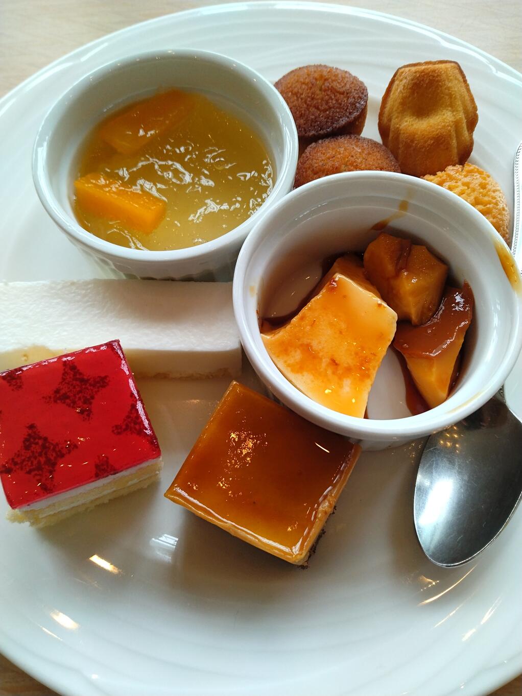 カフェ・イン・ザ・パーク/ANAクラウンプラザホテル富山 - 富山市大手町/レストラン【ネット予約OK】 | Yahoo!マップ