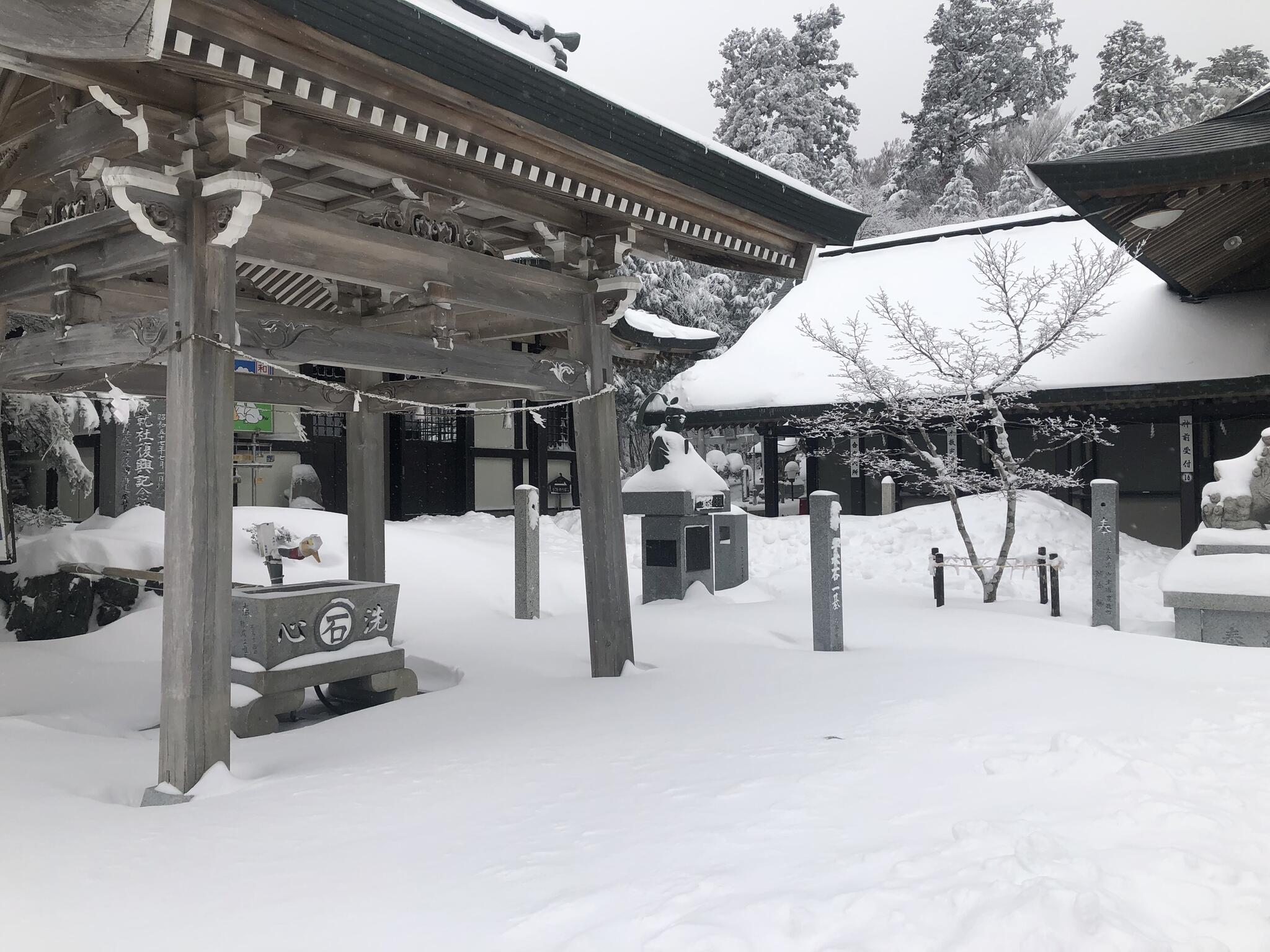 石鎚神社中宮成就社 - 西条市小松町石鎚/神社 | Yahoo!マップ