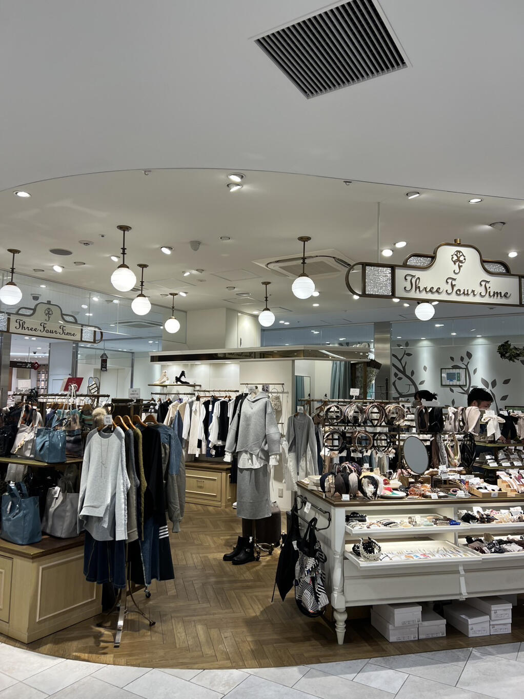 Three Four Time トリエ京王調布 A館2階 - 調布市布田/衣料品店 | Yahoo!マップ