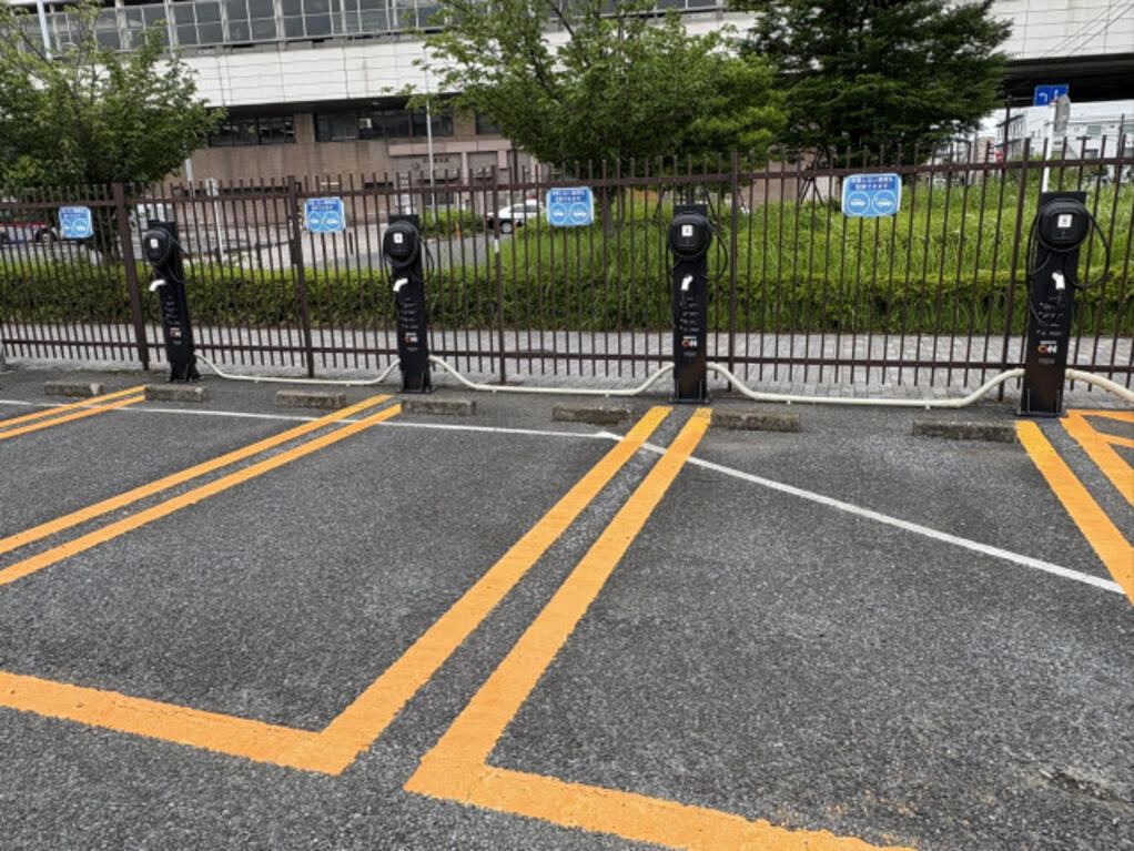 写真 : EV充電スポット 東洋カーマックス 新羽駅前駐車場 - 横浜市港北区新羽町/EV充電スポット | Yahoo!マップ