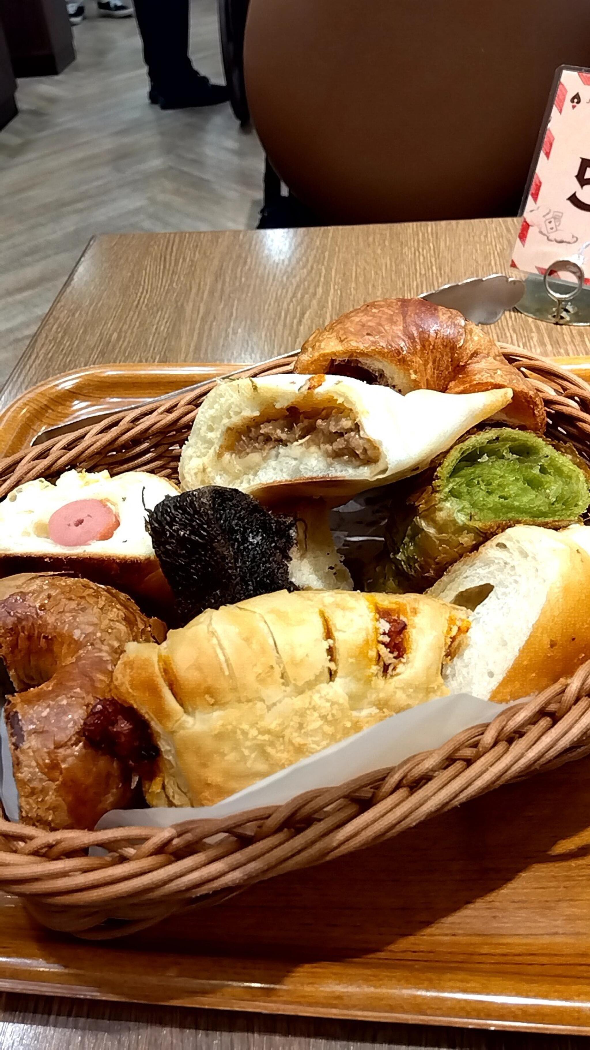 Heart Bread ANTIQUE 本牧フロント店 - 横浜市中区小港町/ベーカリー | Yahoo!マップ