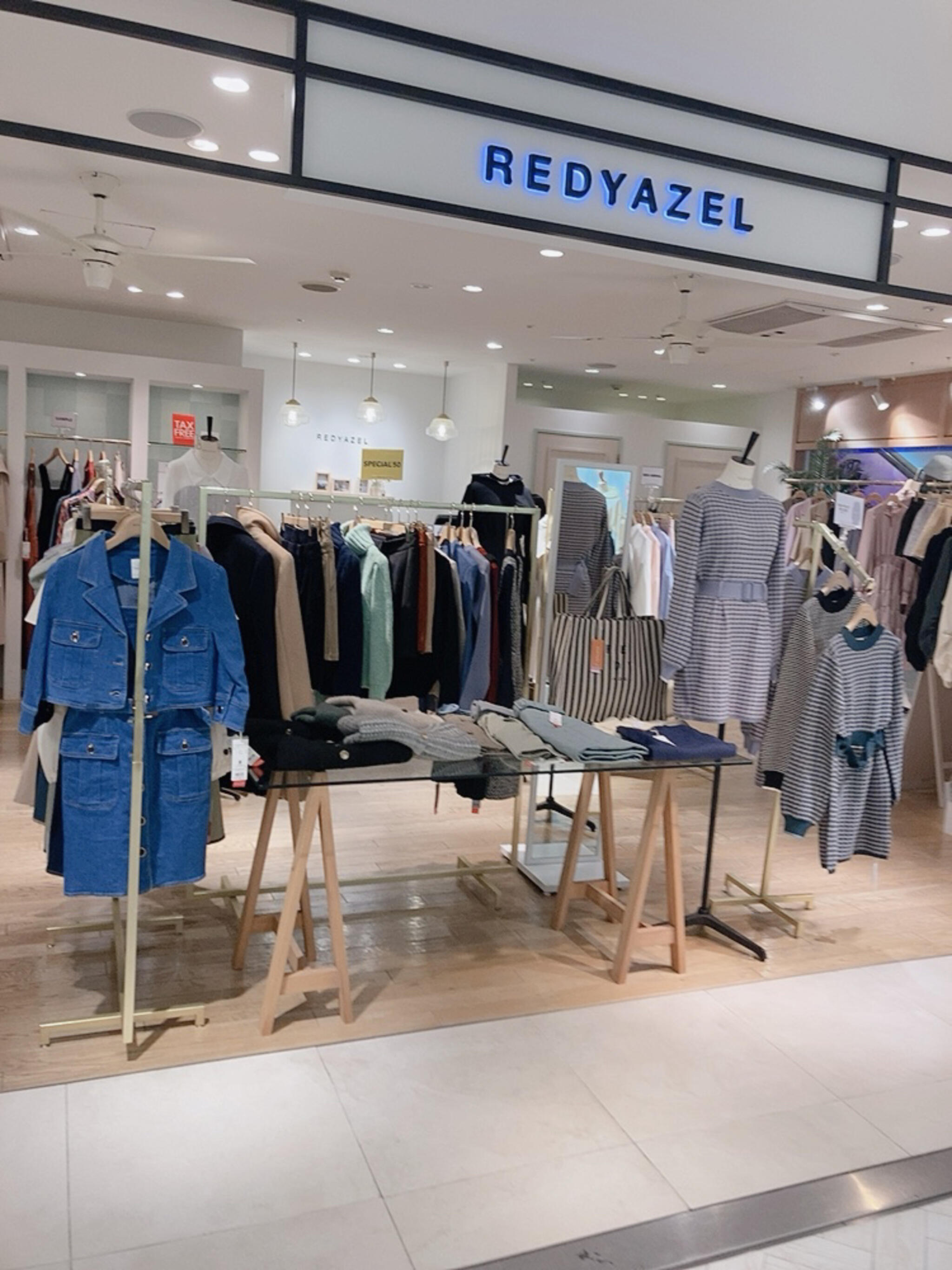 REDYAZEL SHIBUYA109店 - 渋谷区道玄坂/婦人服店 | Yahoo!マップ