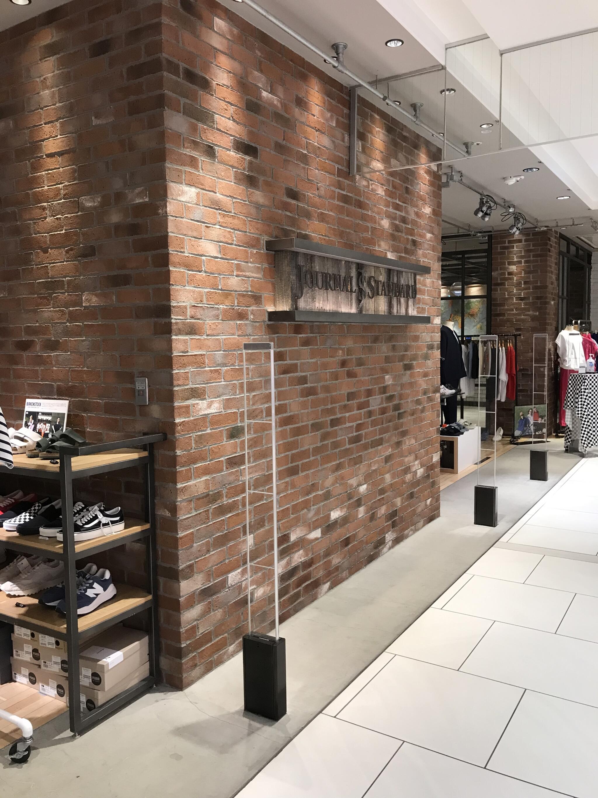 写真 : JOURNAL STANDARD JOURNAL STANDARD 吉祥寺店 - 武蔵野市吉祥寺南町/衣料品店 | Yahoo!マップ