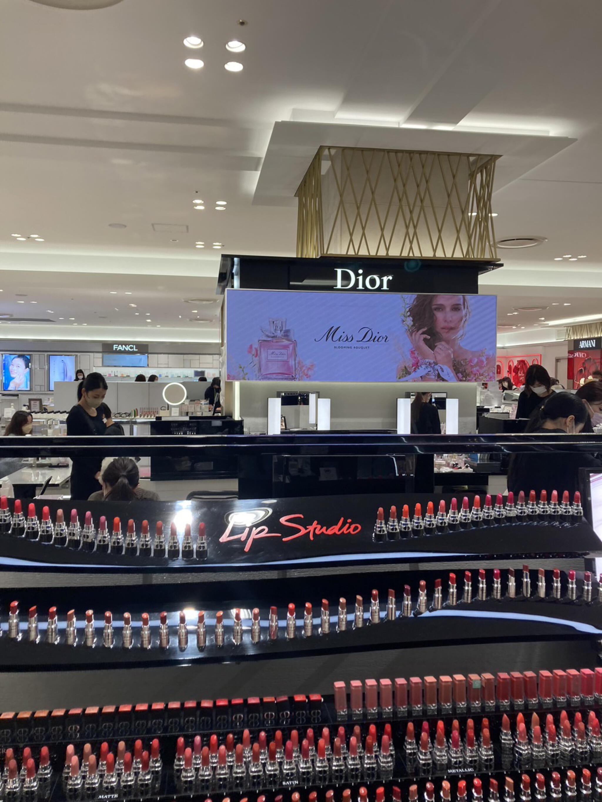 クチコミ : DIOR ジェイアール名古屋タカシマヤ(3F) - 名古屋市中村区名駅/ハイブランド | Yahoo!マップ