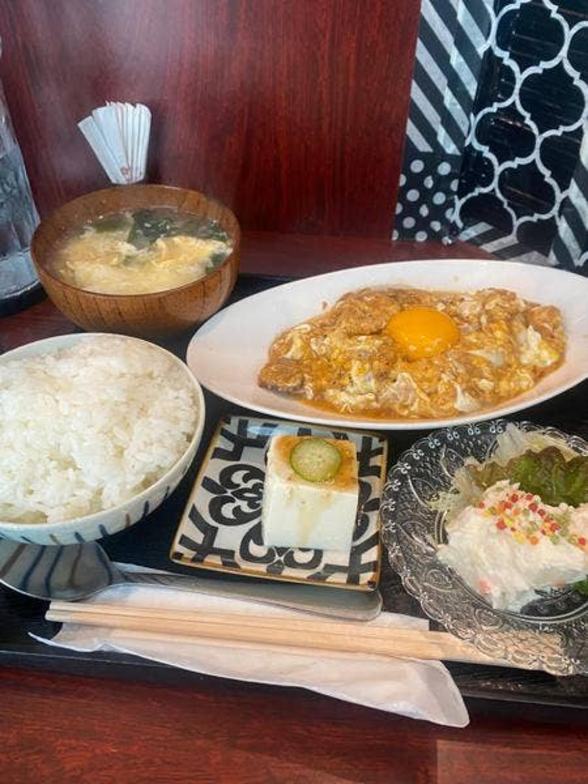 POP‐HOT - 広島市中区八丁堀/洋食店 | Yahoo!マップ