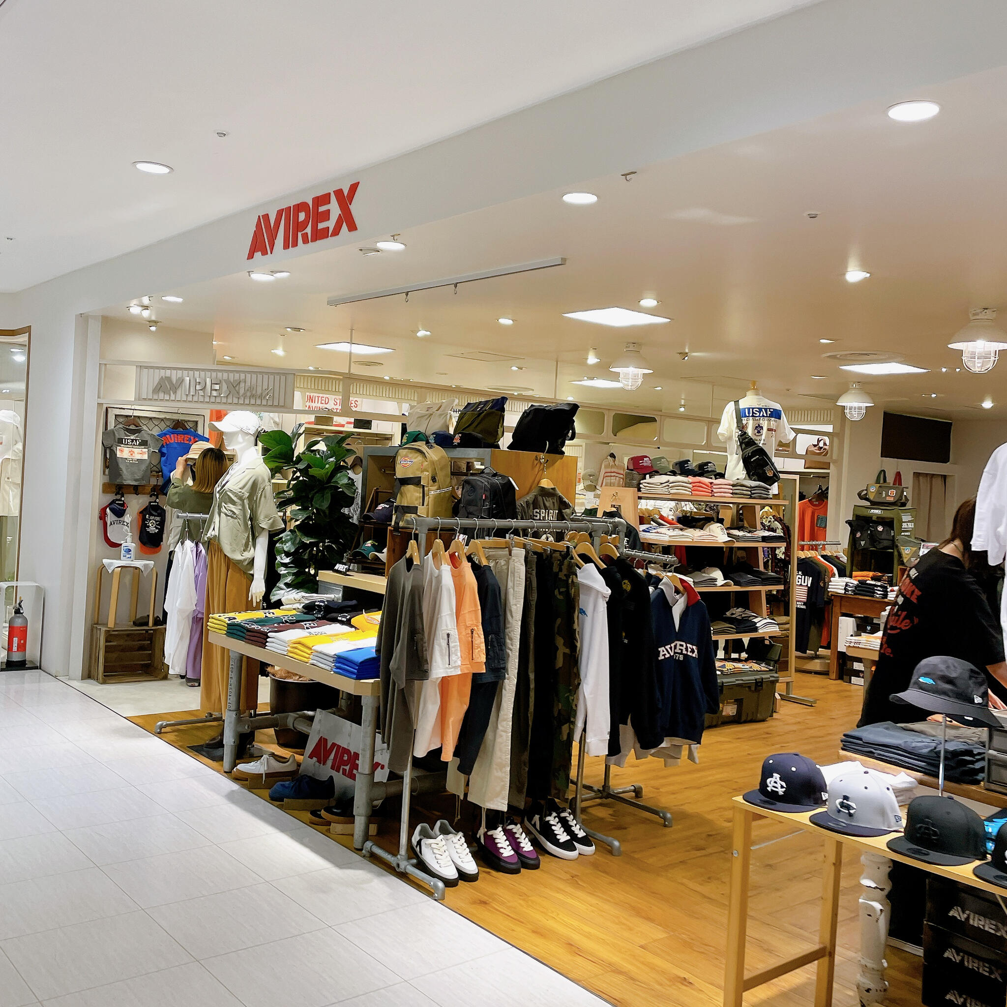 AVIREX 立川ルミネ - 立川市曙町/衣料品店 | Yahoo!マップ