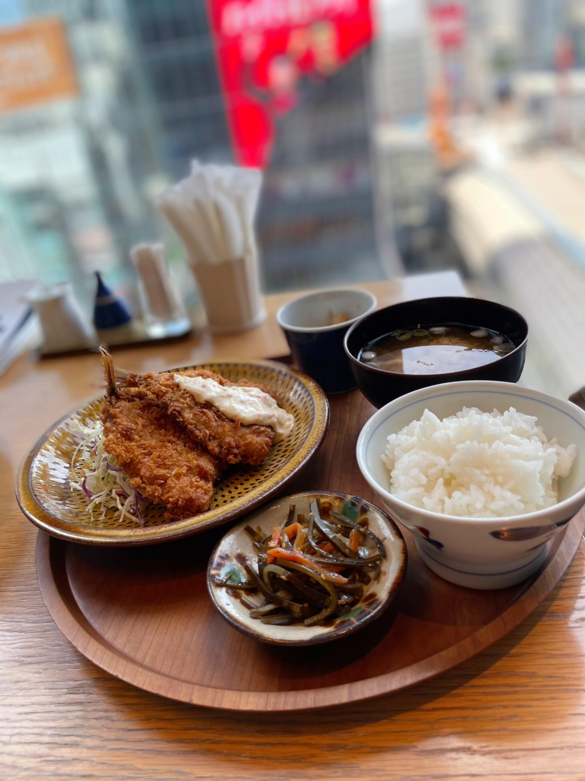 メニュー : d47食堂 渋谷ヒカリエ - 渋谷区渋谷/定食屋 | Yahoo!マップ