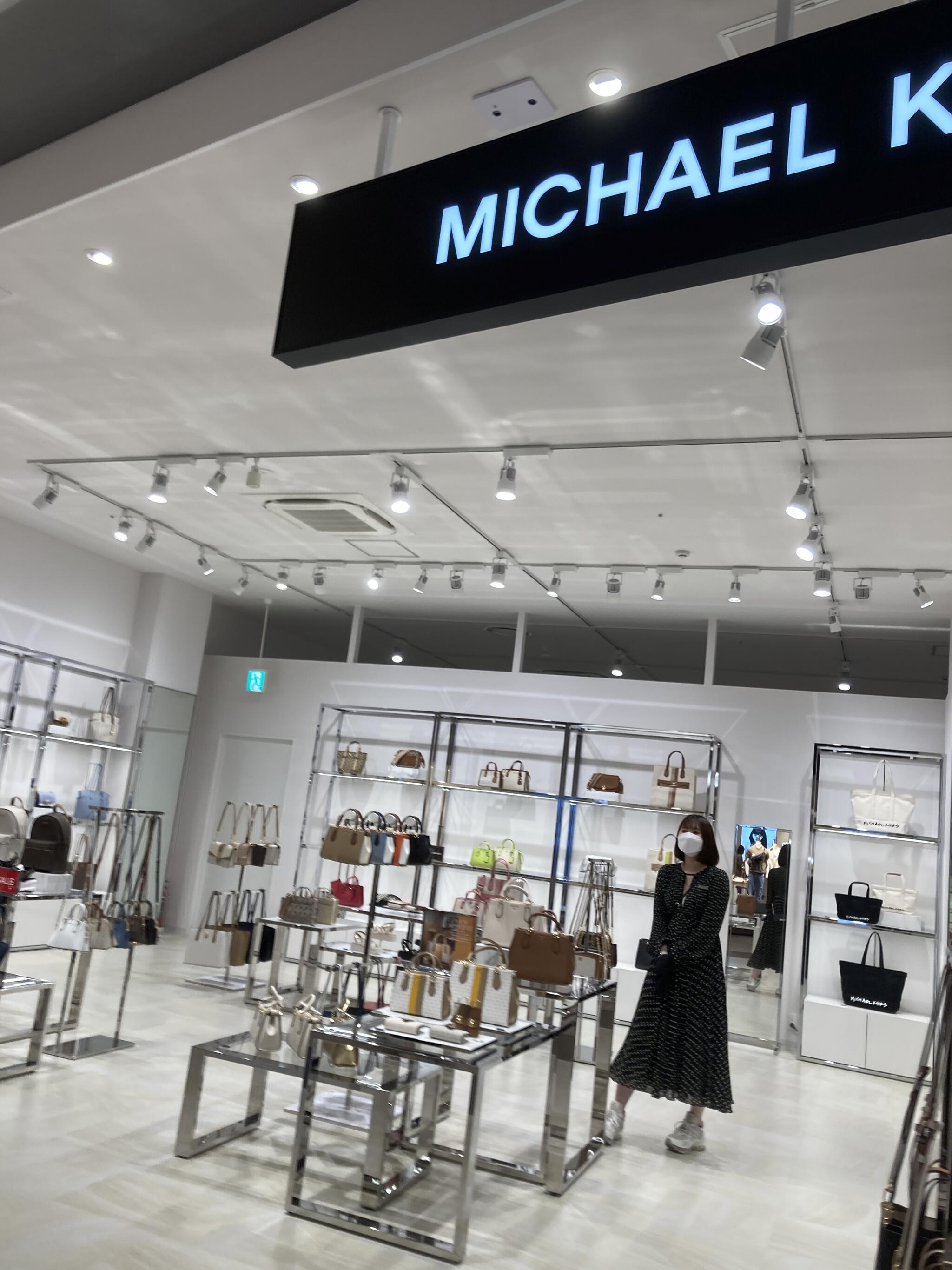 写真 : MICHAEL KORS ららぽーと堺店 - 堺市美原区黒山/衣料品店 | Yahoo!マップ
