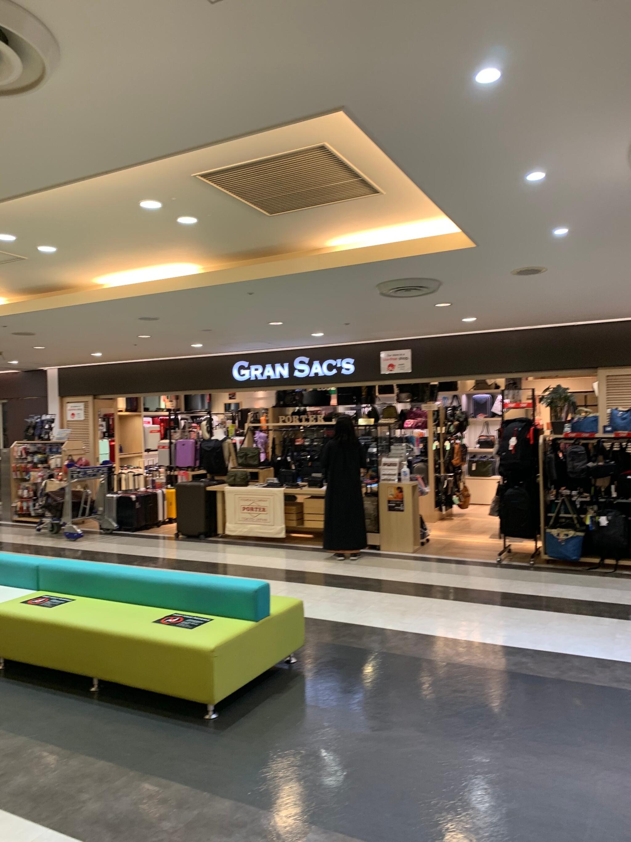 GRAN SAC'S 成田空港店 - 成田市三里塚/かばん店 | Yahoo!マップ