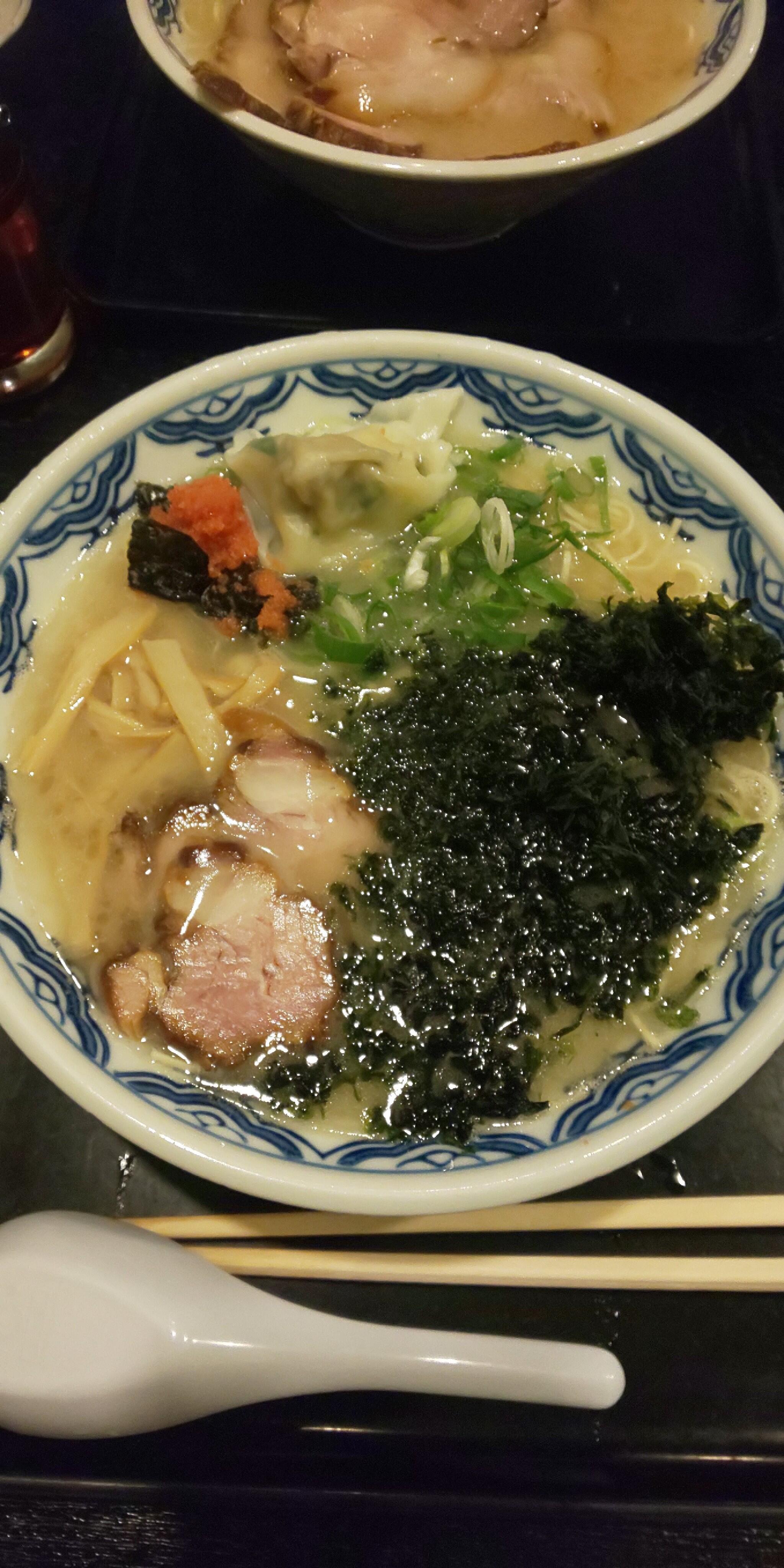 博多麺房 赤のれん 西麻布本店 - 港区西麻布/ラーメン店 | Yahoo!マップ