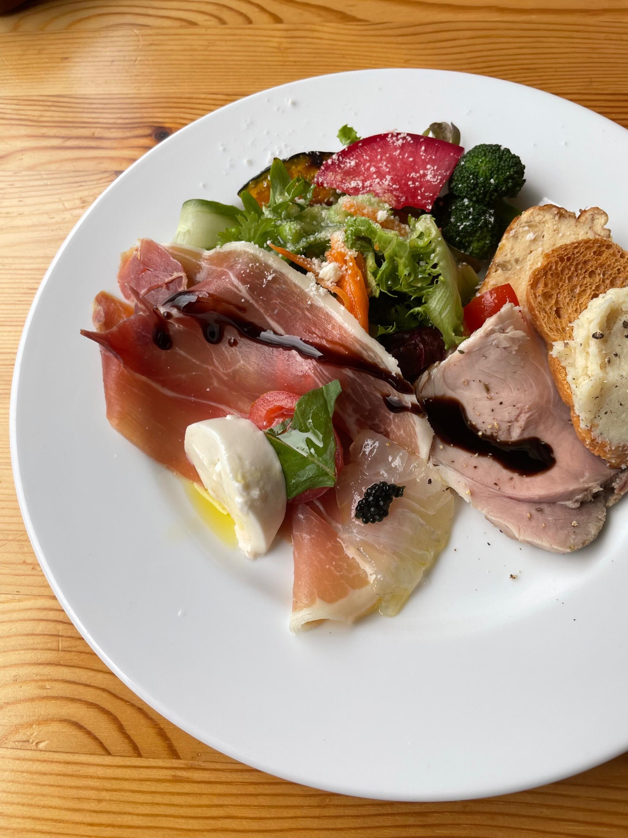 メニュー : RF1 SALAD MEAL - 千代田区丸の内/野菜料理店 | Yahoo!マップ