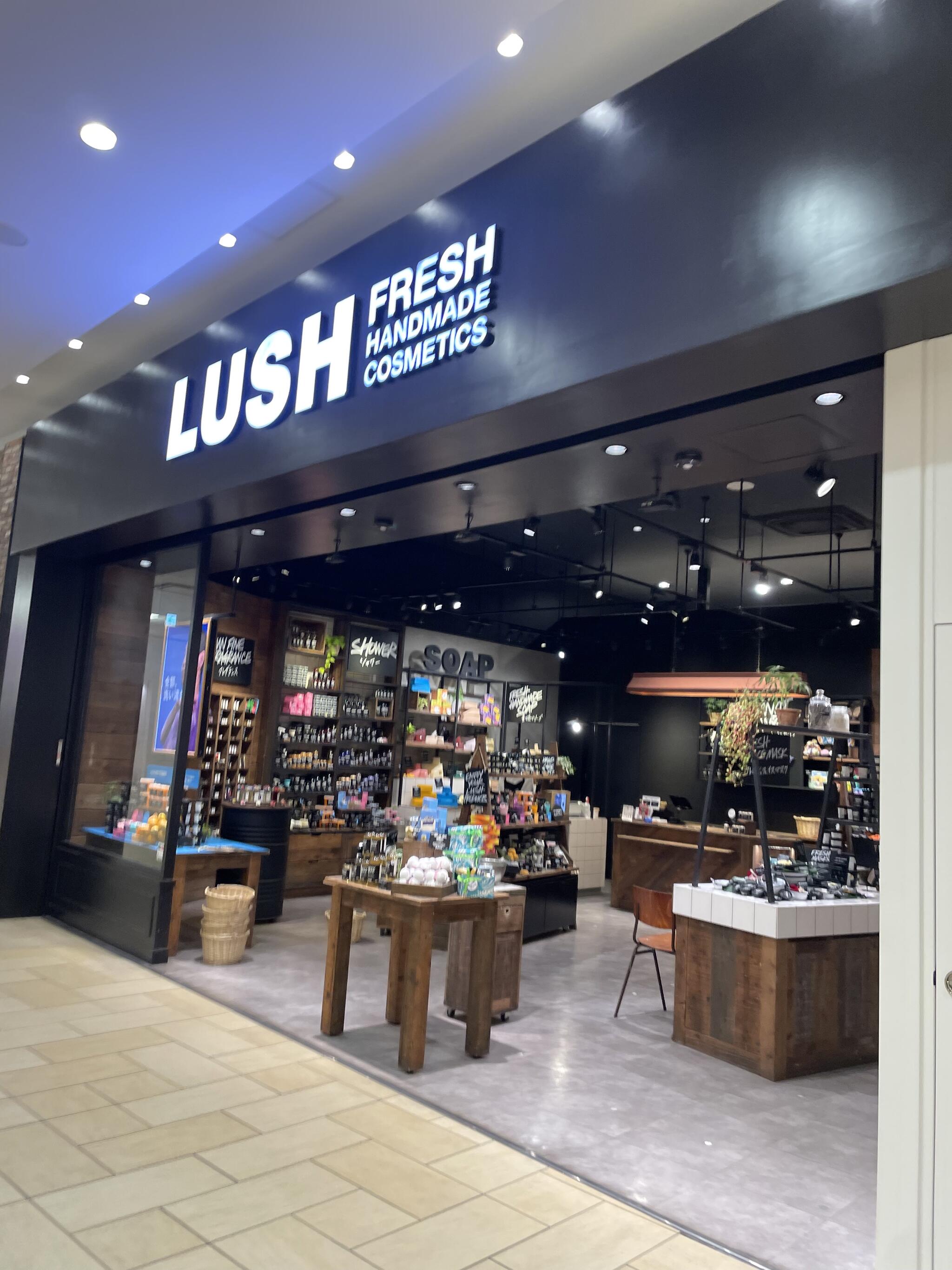 LUSH Terrace Mall 湘南店 - 藤沢市辻堂神台/化粧品店 | Yahoo!マップ