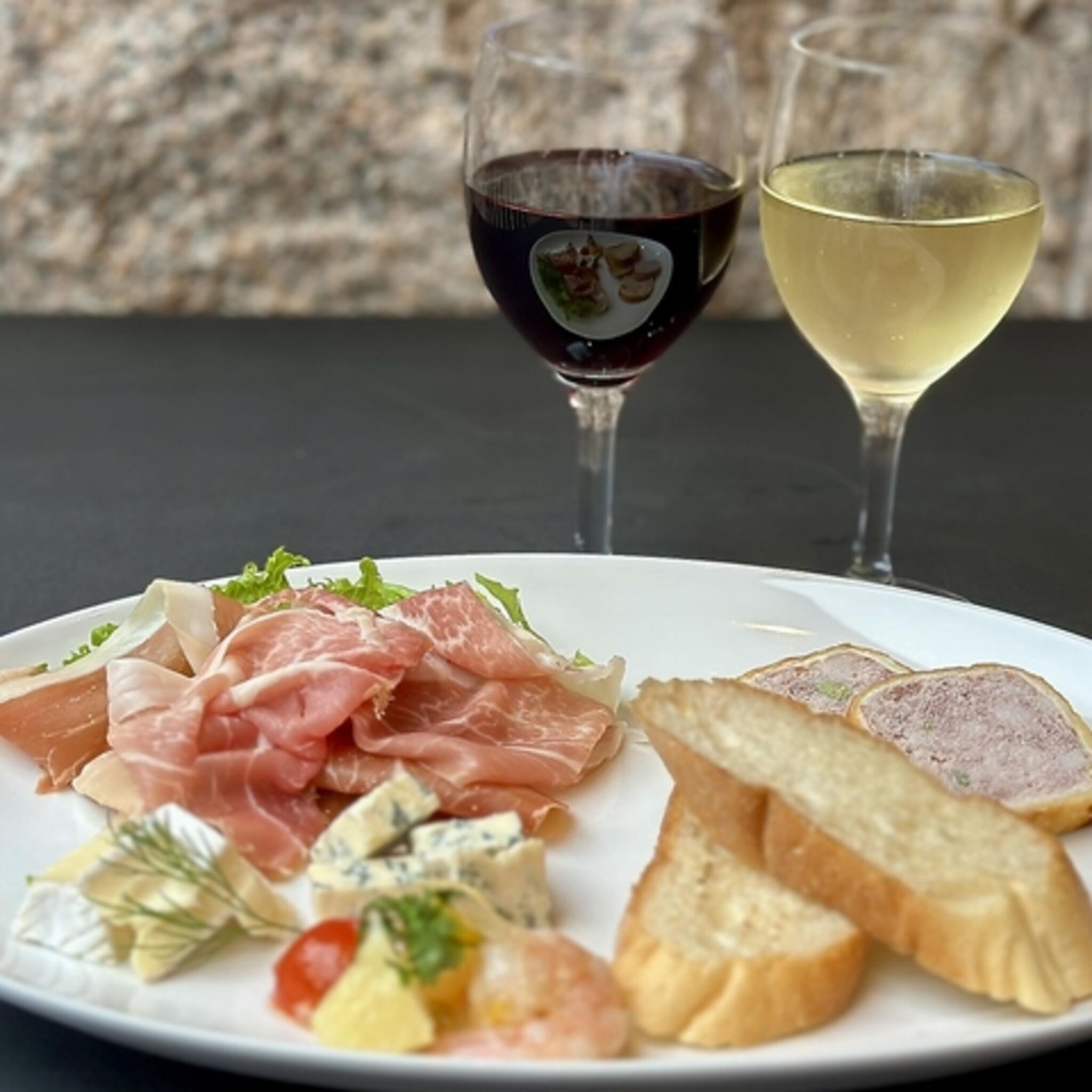 DEAN&DELUCA 岡山 - 岡山市北区下石井/ベーカリー | Yahoo!マップ