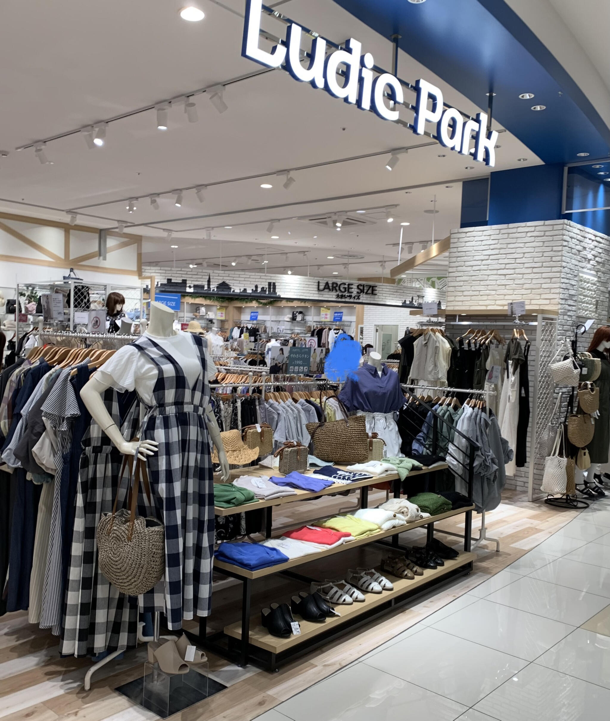 Ludic Park 四日市泊イオンタウン店 - 四日市市泊小柳町/婦人服店 | Yahoo!マップ