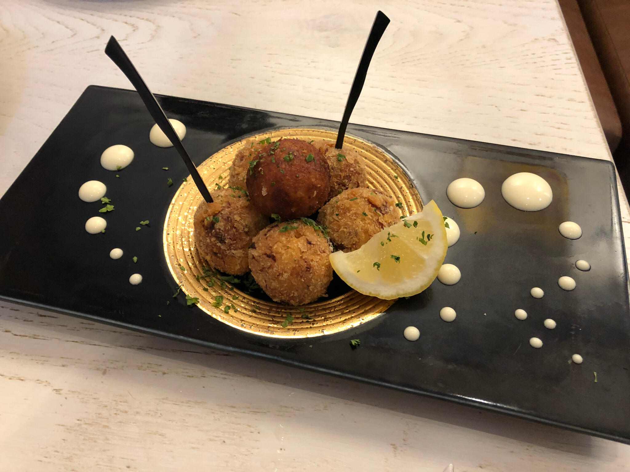 地図 : EX marunouchi - 千代田区丸の内/スペイン料理店【ネット予約OK】 | Yahoo!マップ