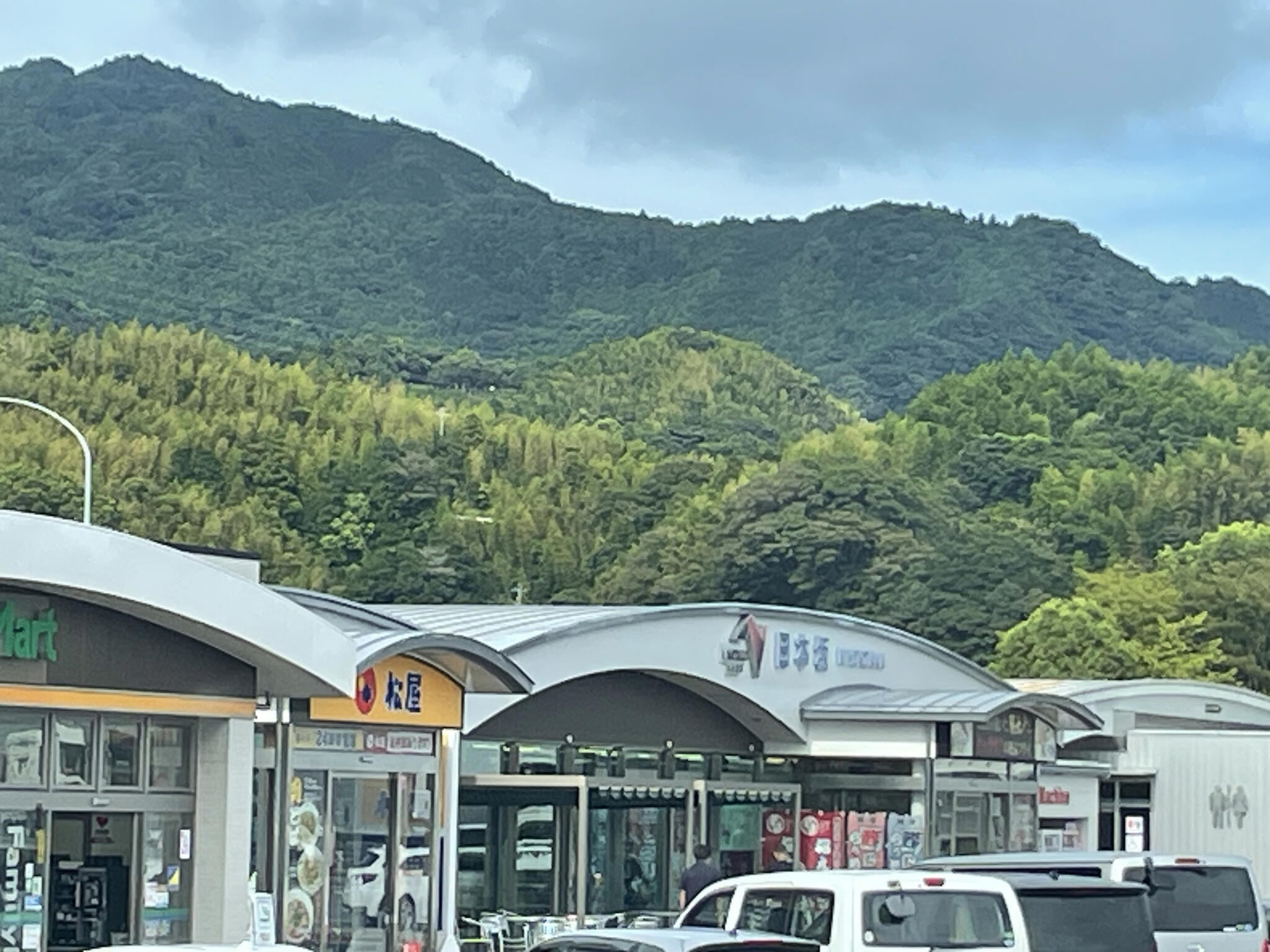 NEXCO中日本SA PA 日本坂PA上りハイウエイショップ - 焼津市石脇上/飲食店 | Yahoo!マップ