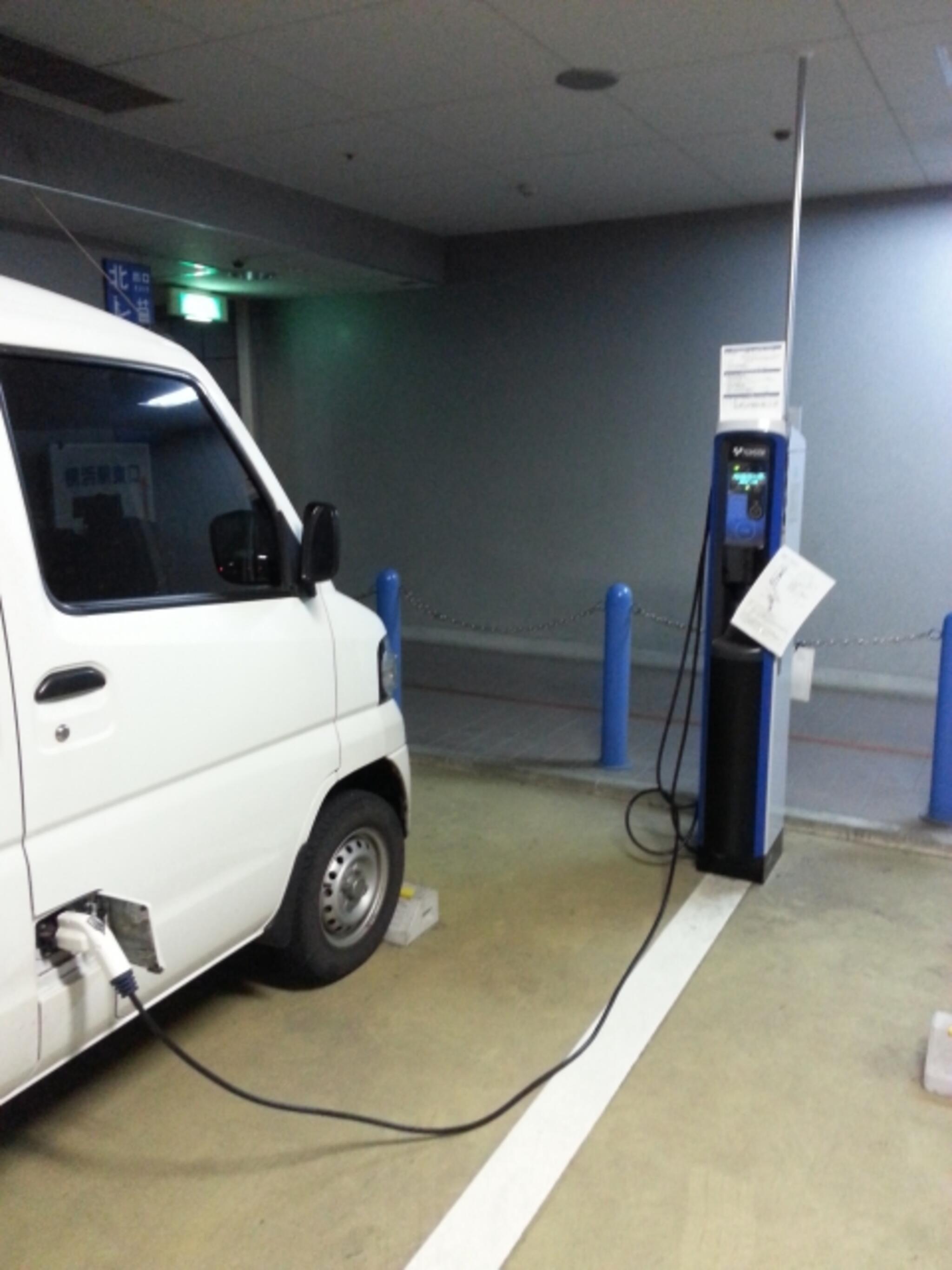 EV充電スポット 横浜市 ポートサイド地下P - 横浜市神奈川区栄町/EV充電スポット | Yahoo!マップ