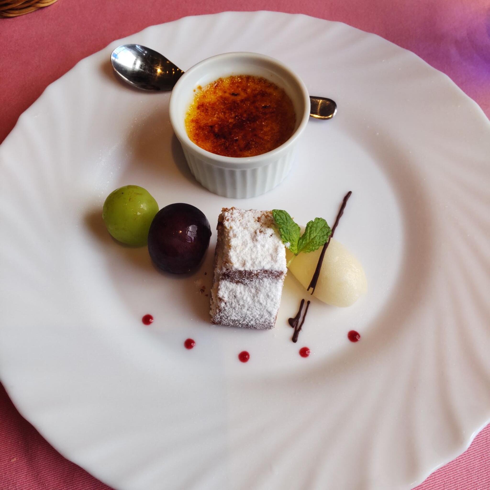 アクアオリビン AQUA OLIVINE - 横浜市中区海岸通/フランス料理店【ネット予約OK】 | Yahoo!マップ