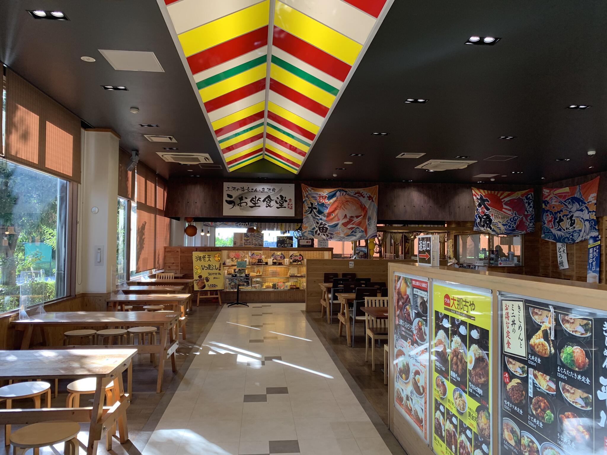 写真 : NEXCO中日本 SAPA うお座食堂豊田上郷SA上り - 豊田市永覚町/飲食店 | Yahoo!マップ