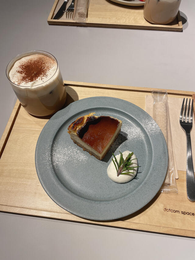 dotcom space Tokyo - 渋谷区神宮前/カフェ・喫茶 | Yahoo!マップ