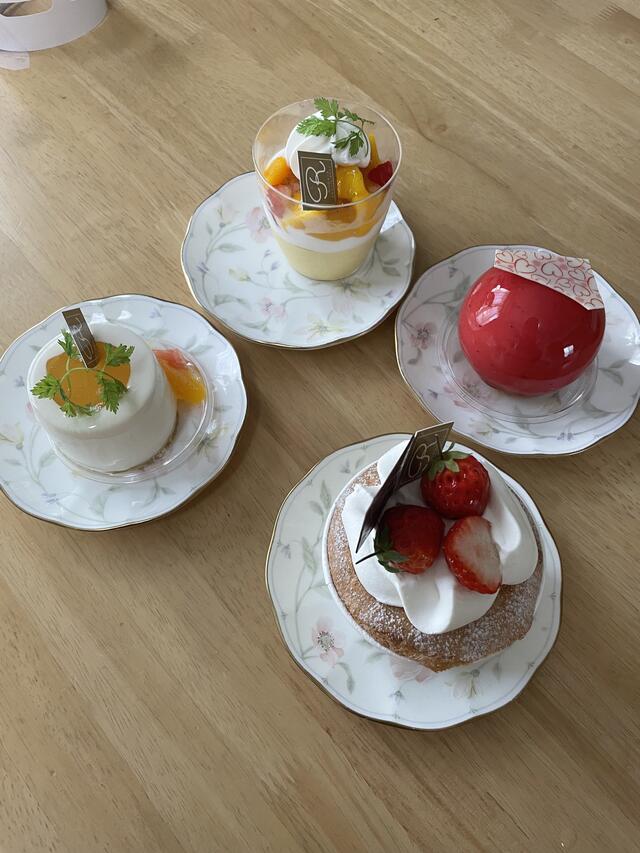 メニュー : Patisserie Ravi - 燕市吉田/スイーツ店 | Yahoo!マップ