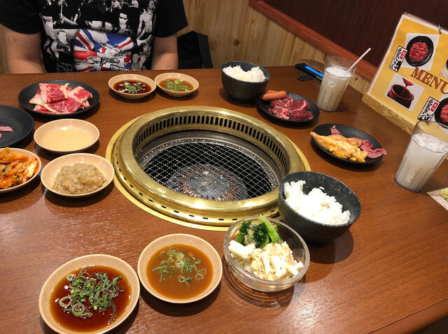 メニュー : YAKINIKU BUFFET左近 アクロスモール泉北店 - 堺市南区原山台/食べ放題店 | Yahoo!マップ
