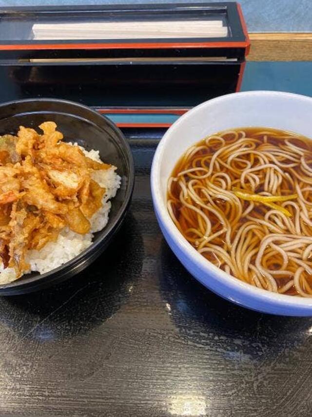写真 : 小諸そば 昌平橋店 - 千代田区外神田/立ち食いそば店 | Yahoo!マップ